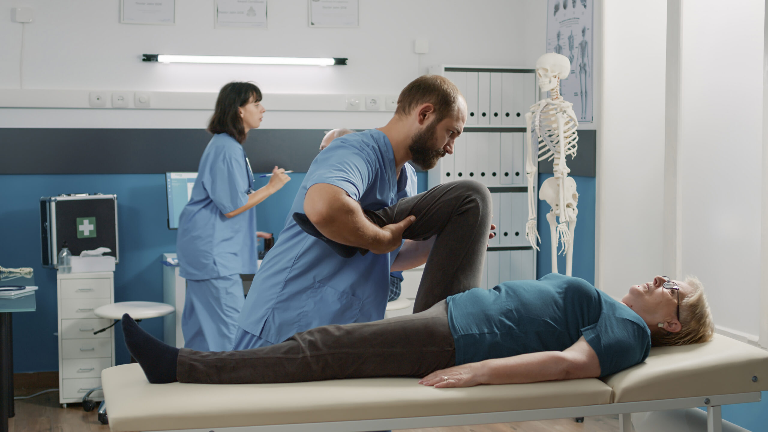 What Is a Total Hip Operation? Everything You Need to Know - Vidya ...